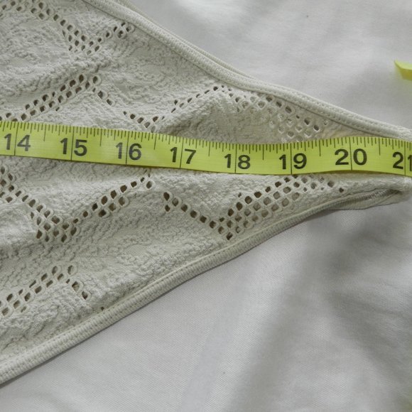 Zara | Tops | Zara Ivory Crochet High Neck Deep Armhole Tank Style Pull ...